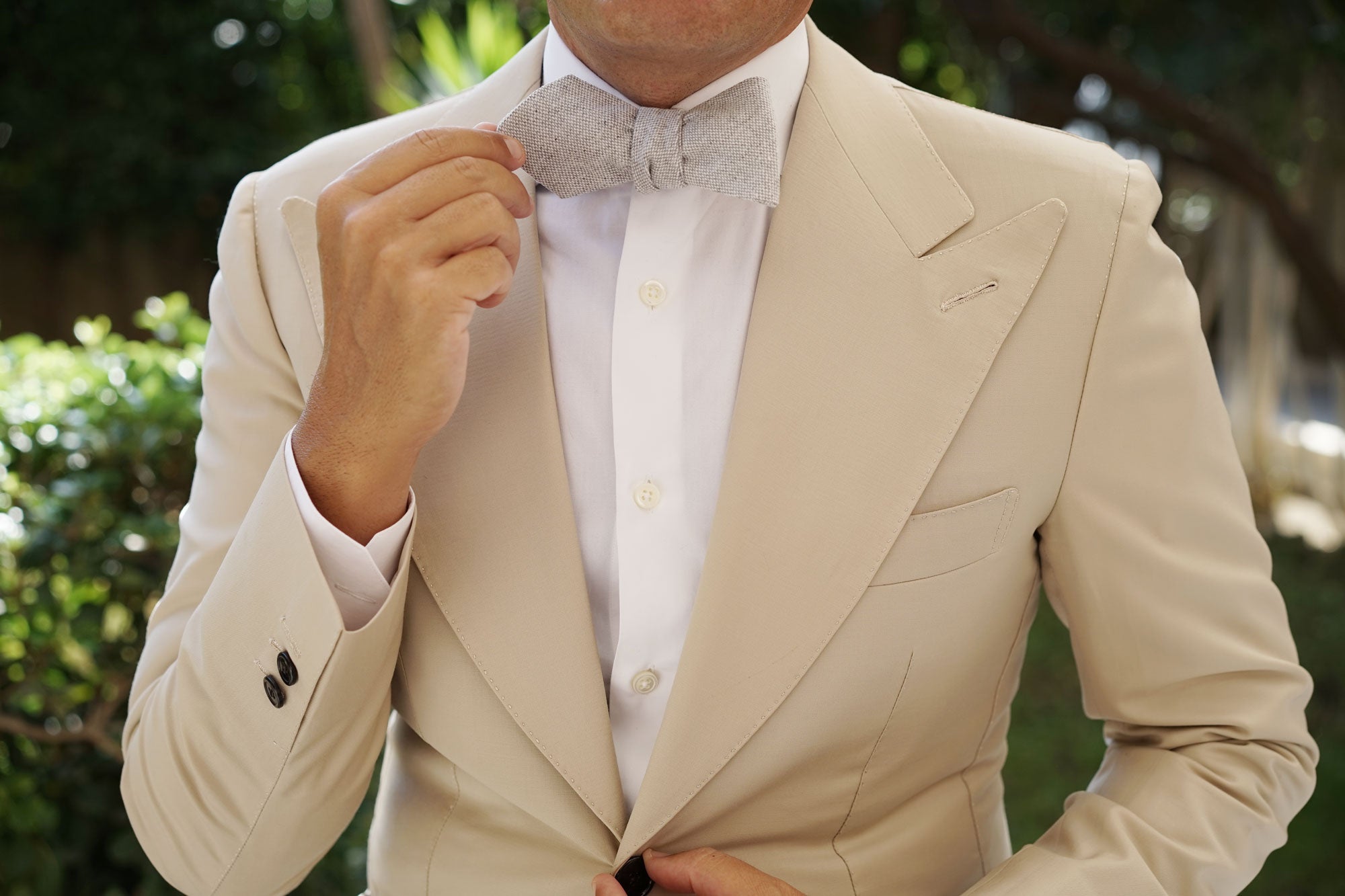 Dry Grey Donegal Linen Diamond Self Bow Tie | Light Gray Point Bowties ...