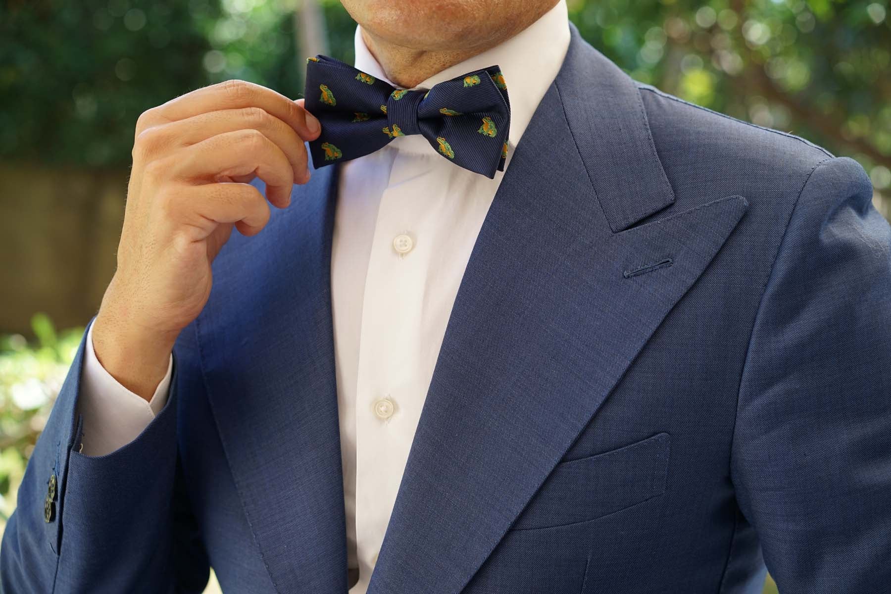 Gero Gero Frog Bow Tie | Animal Print Bowtie | Men's Pre-Tied Bow Ties ...