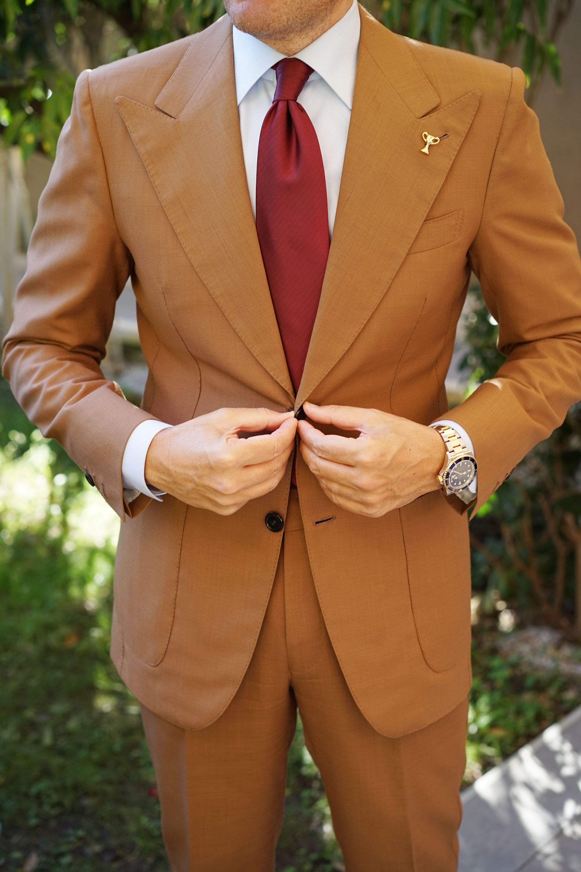 Melbourne Cup Lapel Pin | Horse Racing Trophy Gold Metal Lapel Pins | OTAA